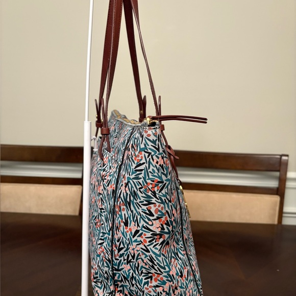 Fossil | Bags | Fossil Rachel Floral Patterned Tote | Poshmark